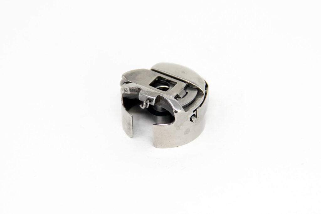 Amazing Singer 20U bobbin case: Towa Bobbin Case - 541678